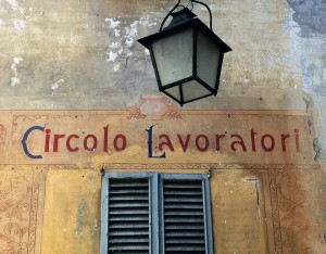 Graphic Designer Explores the Vintage Typography of the Signs of Italy